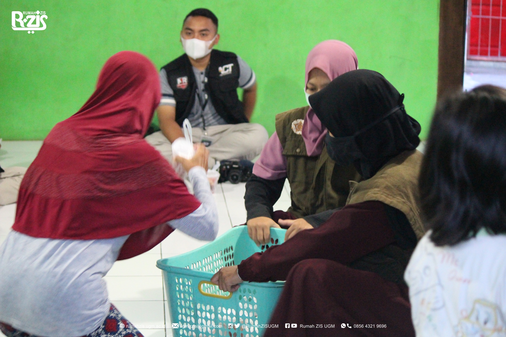 Berbagi Takjil di Kampung Ledok Timoho – RUMAH ZIS UGM